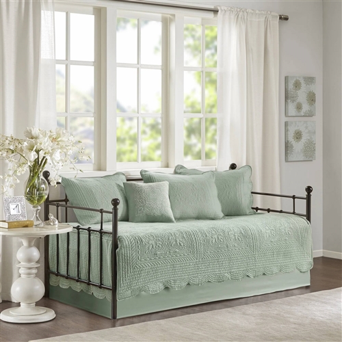6-Piece Farmhouse Beige Cream Daybed Cover Bedding Set with Scalloped ...